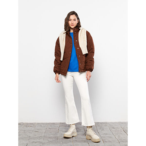 Dik Yaka Kapitone Desenli Uzun Kollu Kadın Şişme Mont Dik Yaka Kapitone Desenli Uzun Kollu Kadın Şişme Mont