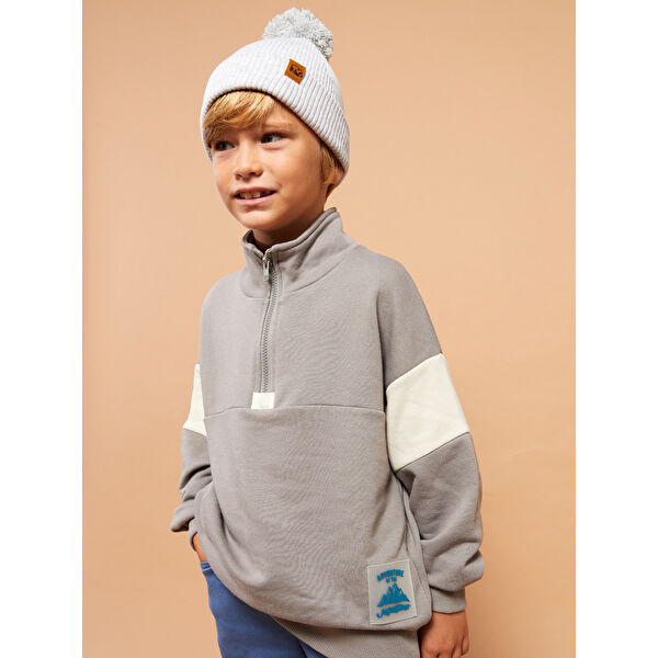 Dik Yaka Baskılı Uzun Kollu Erkek Çocuk Sweatshirt Dik Yaka Baskılı Uzun Kollu Erkek Çocuk Sweatshirt