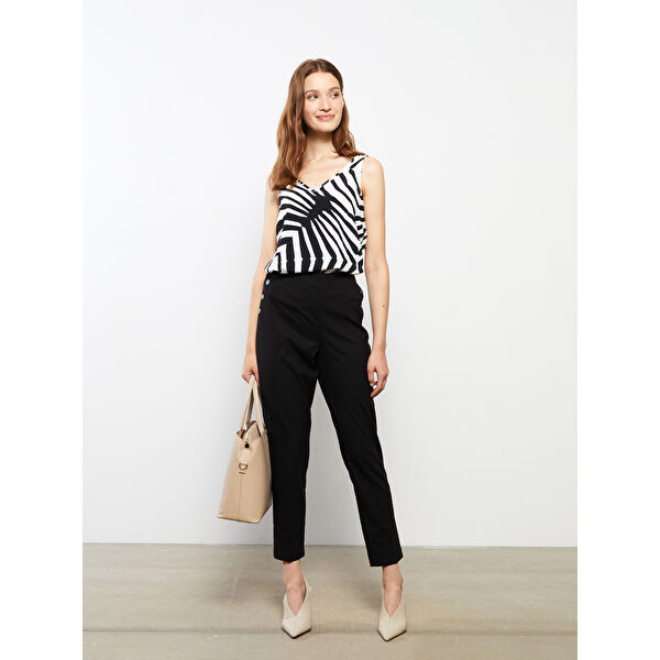 Beli Lastikli Standart Fit Düz Kadın Pantolon Beli Lastikli Standart Fit Düz Kadın Pantolon