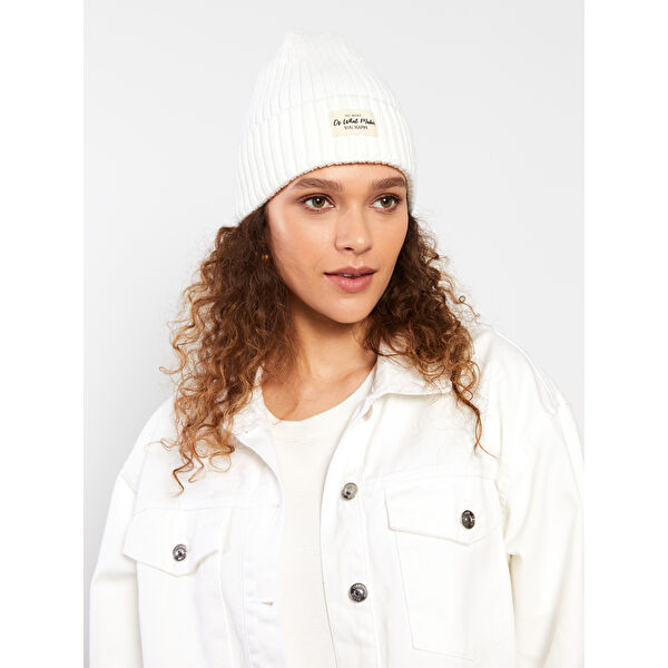 Etiket Baskılı Kadın Bere