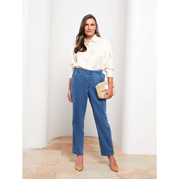 Beli Lastikli Standart Fit Düz Kadın Jean Pantolon Beli Lastikli Standart Fit Düz Kadın Jean Pantolon