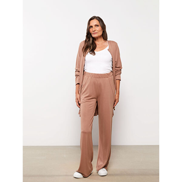 Beli Lastikli Standart Fit Düz Kadın Pantolon Beli Lastikli Standart Fit Düz Kadın Pantolon