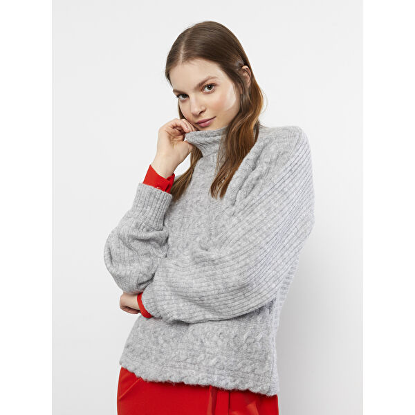 Yarım Balıkçı Yaka Kendinden Desenli Uzun Kollu Kadın Triko Kazak