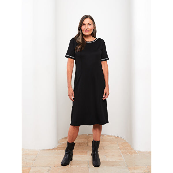 Bisiklet Yaka Nakışlı Kısa Kollu A Kesim Kadın Elbise Bisiklet Yaka Nakışlı Kısa Kollu A Kesim Kadın Elbise