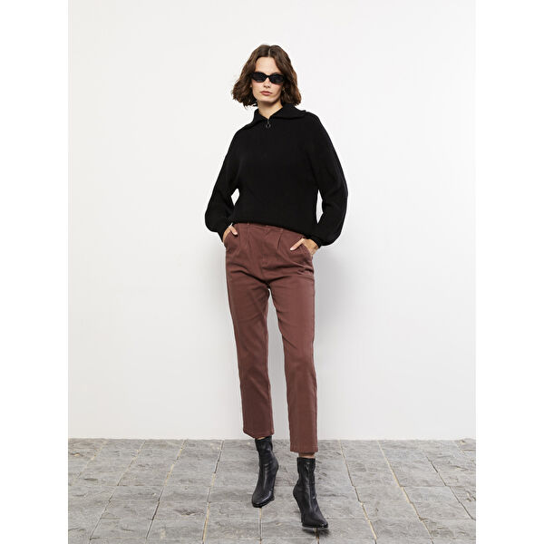 Beli Lastikli Standart Fit Düz Gabardin Kadın Pantolon Beli Lastikli Standart Fit Düz Gabardin Kadın Pantolon