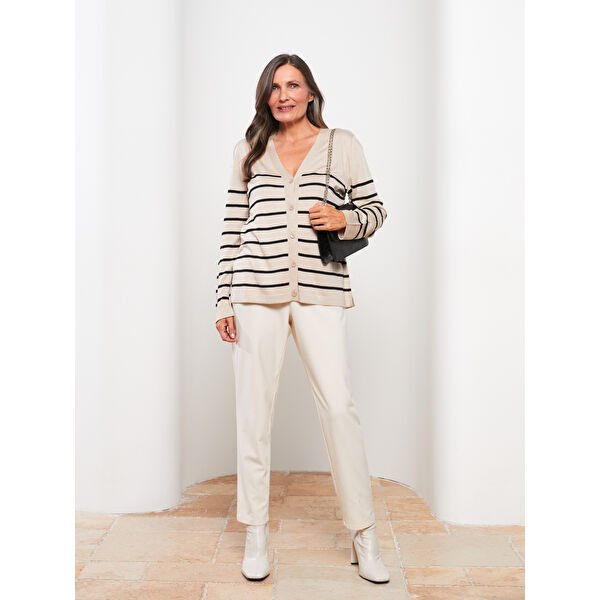 V Yaka Çizgili Uzun Kollu Kadın Triko Hırka V Yaka Çizgili Uzun Kollu Kadın Triko Hırka