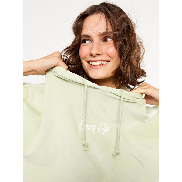 Kapüşonlu Nakışlı Uzun Kollu Kadife Kadın Sweatshirt