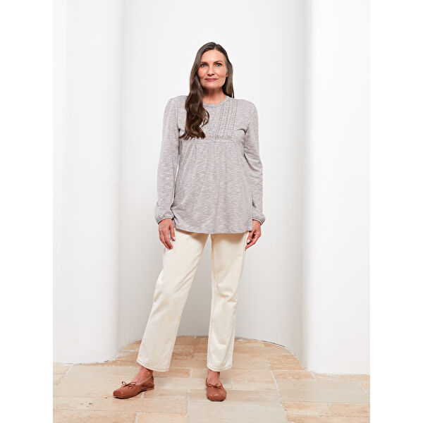 Bisiklet Yaka Nakışlı Uzun Kollu Kadın Tişört Bisiklet Yaka Nakışlı Uzun Kollu Kadın Tişört