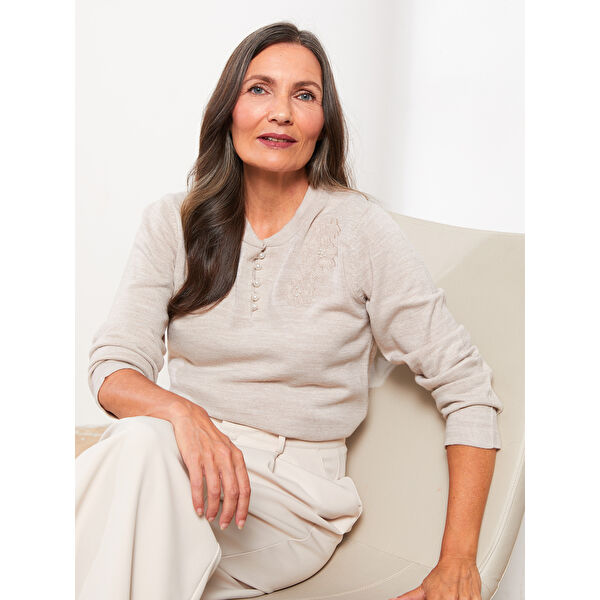 Bisiklet Yaka Nakışlı Uzun Kollu Kadın Triko Kazak