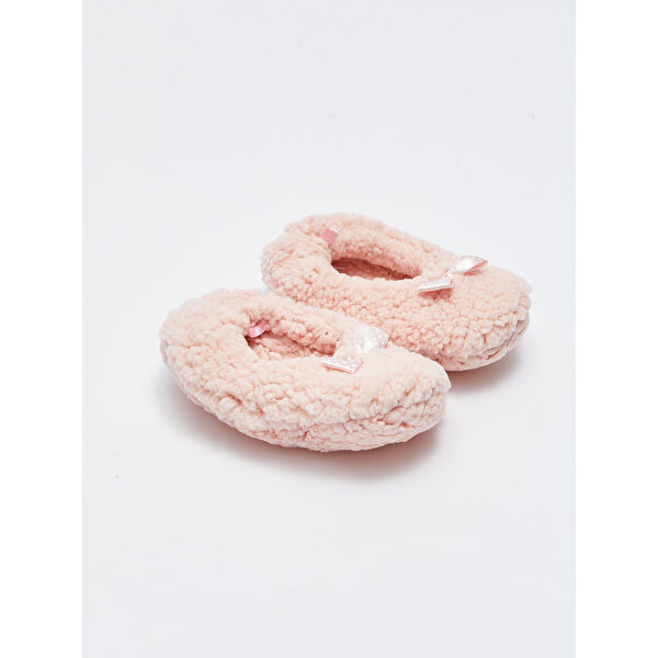 Fiyonk Detaylı Pelüş Kız Bebek Ev Patiği Fiyonk Detaylı Pelüş Kız Bebek Ev Patiği