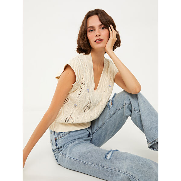 V Yaka Nakışlı Kadın Triko Süveter