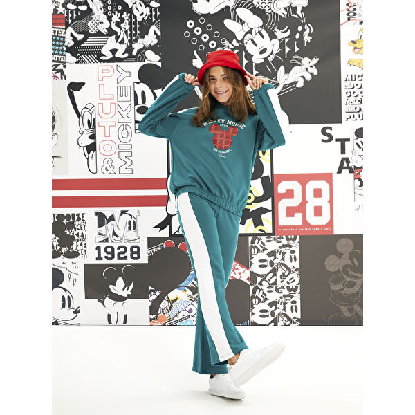 Kapüşonlu Mickey Mouse Baskılı Uzun Kollu Kız Çocuk Sweatshirt ve Eşofman Altı Kapüşonlu Mickey Mouse Baskılı Uzun Kollu Kız Çocuk Sweatshirt ve Eşofman Altı