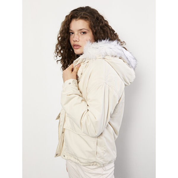 Kapüşonlu Düz Uzun Kollu Kadın Parka Kapüşonlu Düz Uzun Kollu Kadın Parka