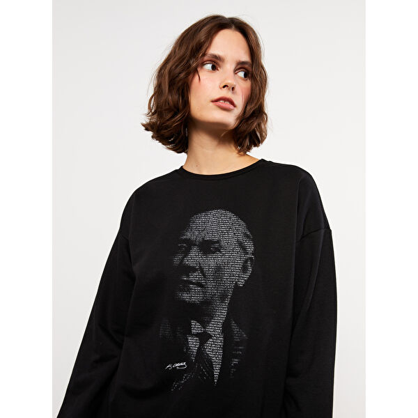 Bisiklet Yaka Atatürk Temalı Uzun Kollu Kadın Sweatshirt Bisiklet Yaka Atatürk Temalı Uzun Kollu Kadın Sweatshirt