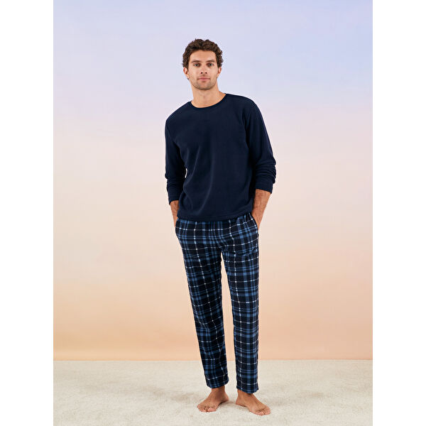 Standart Kalıp Ekose Polar Erkek Pijama Takımı Standart Kalıp Ekose Polar Erkek Pijama Takımı