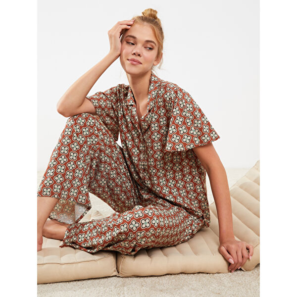 Gömlek Yaka Desenli Kısa Kollu Kadın Pijama Takımı Gömlek Yaka Desenli Kısa Kollu Kadın Pijama Takımı