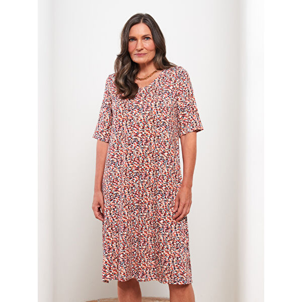 V Yaka Desenli Kısa Kollu Kadın Elbise