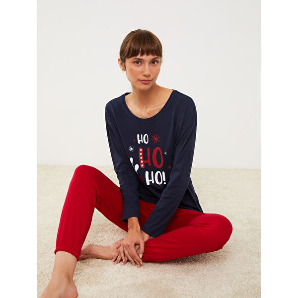 Bisiklet Yaka Yılbaşı Temalı Uzun Kollu Pamuklu Kadın Pijama Takımı Bisiklet Yaka Yılbaşı Temalı Uzun Kollu Pamuklu Kadın Pijama Takımı