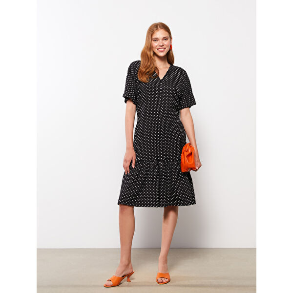 V Yaka Puantiyeli Kısa Kollu Kadın Elbise