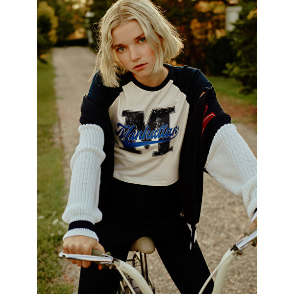 Bisiklet Yaka Baskılı Kısa Kollu Crop Kadın Tişört