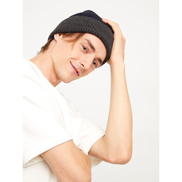 Etiket Baskılı Renk Bloklu Erkek Triko Bere