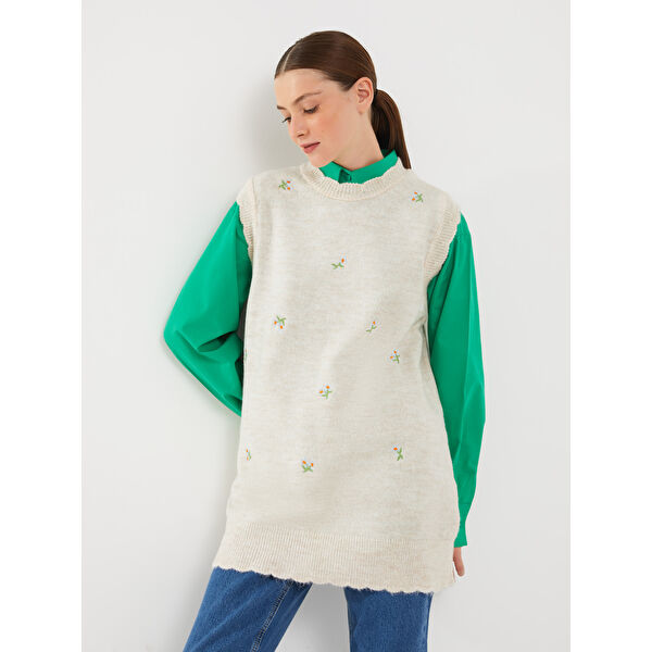 Bisiklet Yaka Nakışlı Kadın Triko Süveter Bisiklet Yaka Nakışlı Kadın Triko Süveter