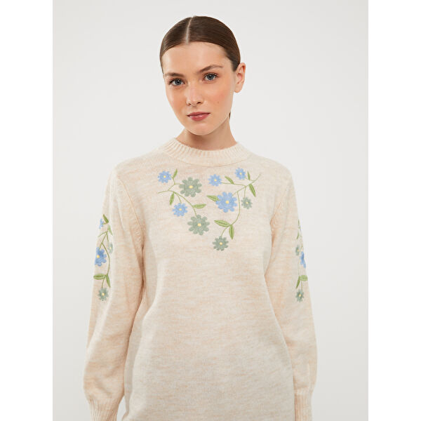 Bisiklet Yaka Nakışlı Uzun Kollu Kadın Tunik