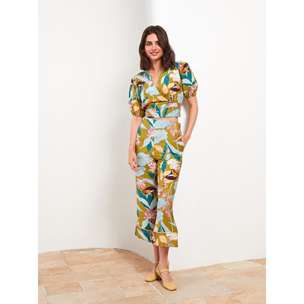 Yüksek Bel Standart Fit Çiçekli Kadın Capri