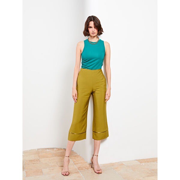 Yüksek Bel Standart Fit Düz Kadın Capri Yüksek Bel Standart Fit Düz Kadın Capri