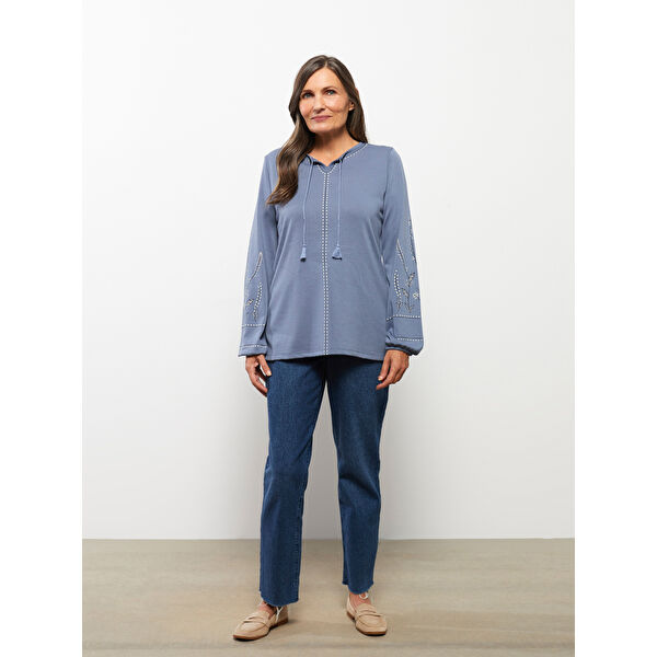 Bağlamalı Yaka Nakışlı Uzun Kollu Kadın Bluz Bağlamalı Yaka Nakışlı Uzun Kollu Kadın Bluz