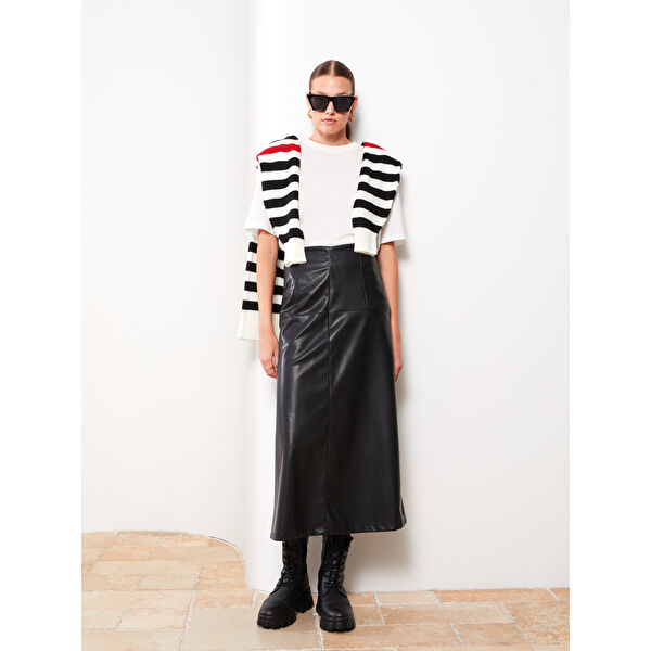 Düz A Kesim Deri Görünümlü Kadın Etek