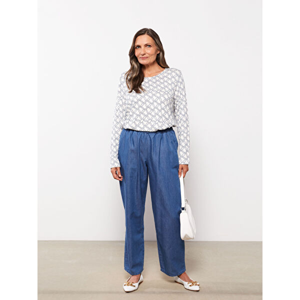 Beli Lastikli Standart Fit Düz Kadın Jean Pantolon Beli Lastikli Standart Fit Düz Kadın Jean Pantolon