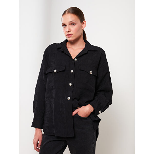 Önden Düğme Kapamalı Kendinden Desenli Uzun Kollu Kadın Gömlek Ceket Önden Düğme Kapamalı Kendinden Desenli Uzun Kollu Kadın Gömlek Ceket