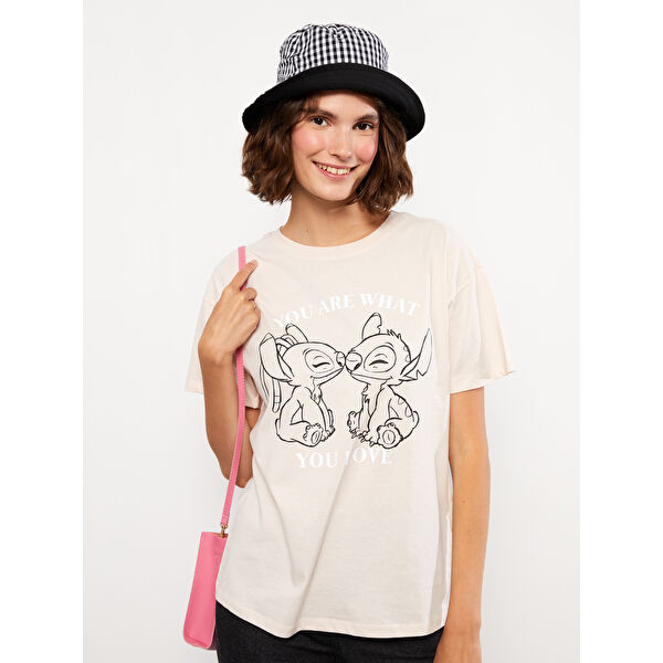 Bisiklet Yaka Lilo & Stitch Baskılı Kısa Kollu Pamuklu Kadın Tişört Bisiklet Yaka Lilo & Stitch Baskılı Kısa Kollu Pamuklu Kadın Tişört