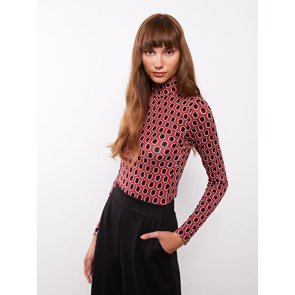 Dik Yaka Desenli Uzun Kollu Kadın Tişört