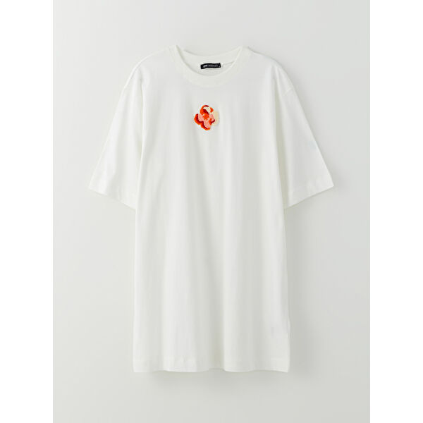 Bisiklet Yaka Nakışlı Kısa Kollu Oversize Pamuklu Kadın Tunik Bisiklet Yaka Nakışlı Kısa Kollu Oversize Pamuklu Kadın Tunik