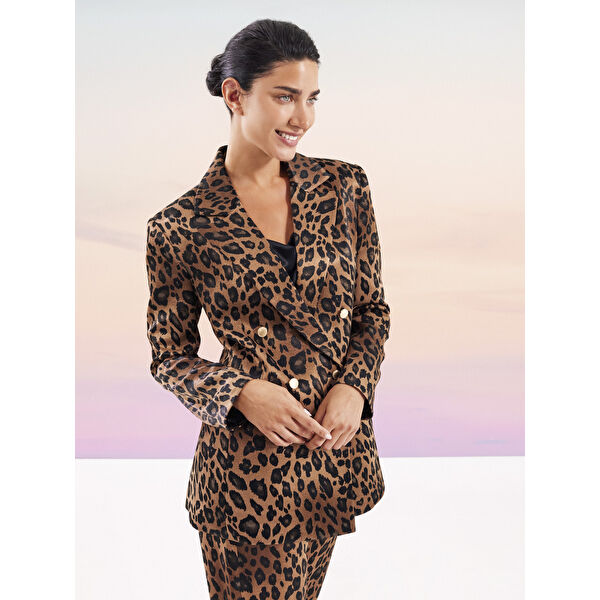 Önden Düğme Kapamalı Desenli Uzun Kollu Kadın Ceket Önden Düğme Kapamalı Desenli Uzun Kollu Kadın Ceket