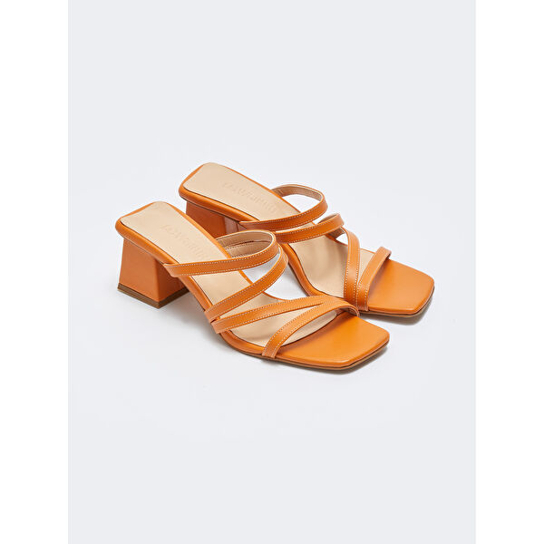 Deri Görünümlü İnce Bantlı Kadın Topuklu Terlik Deri Görünümlü İnce Bantlı Kadın Topuklu Terlik