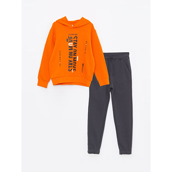 Kapüşonlu Baskılı Uzun Kollu Erkek Çocuk Sweatshirt ve Eşofman Altı Kapüşonlu Baskılı Uzun Kollu Erkek Çocuk Sweatshirt ve Eşofman Altı
