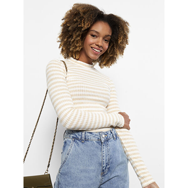 Dik Yaka Çizgili Uzun Kollu Kadın Tişört