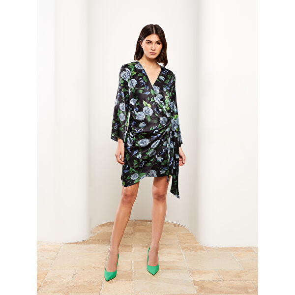 Kruvaze Yaka Çiçekli Uzun Kollu Saten Kadın Elbise Kruvaze Yaka Çiçekli Uzun Kollu Saten Kadın Elbise