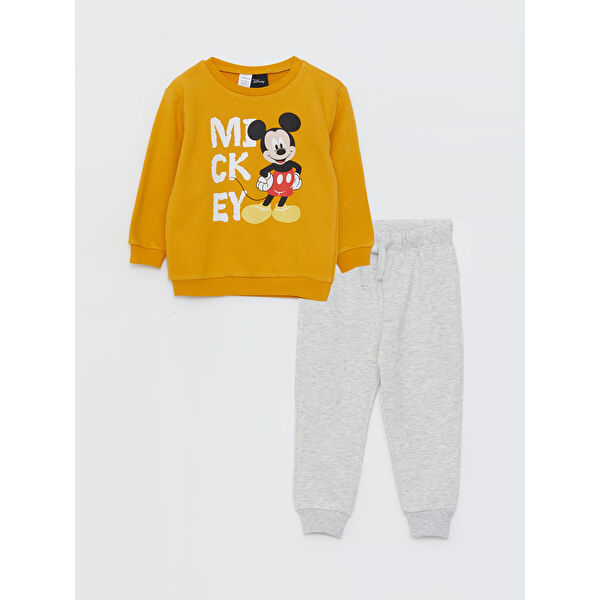 Bisiklet Yaka Uzun Kollu Mickey Mouse Baskılı Erkek Bebek Sweatshirt ve Eşofman Alt 2'li Takım Bisiklet Yaka Uzun Kollu Mickey Mouse Baskılı Erkek Bebek Sweatshirt ve Eşofman Alt 2'li Takım