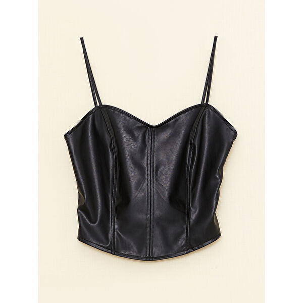 Kalp Yaka Düz Askılı Deri Görünümlü Crop Kadın Bluz