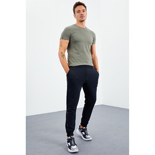 Rahat Kalıp Erkek Jogger Eşofman Altı Rahat Kalıp Erkek Jogger Eşofman Altı