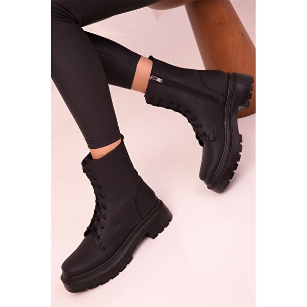 Deri Görünümlü Bağcıklı Kadın Bot Deri Görünümlü Bağcıklı Kadın Bot