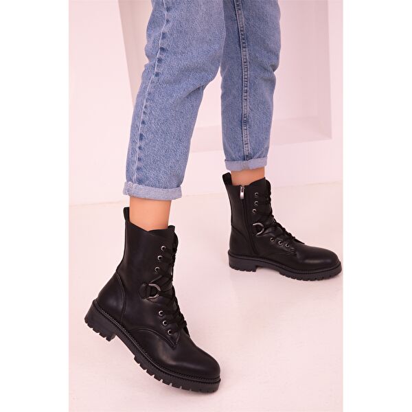 Deri Görünümlü Bağcıklı Kadın Bot