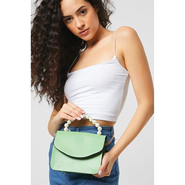 Deri Görünümlü Zincir Askılı Kadın Çapraz Çanta Deri Görünümlü Zincir Askılı Kadın Çapraz Çanta