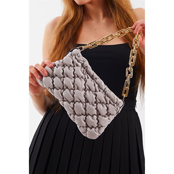 Deri Görünümlü Zincir Askılı Kadın Çapraz Çanta Deri Görünümlü Zincir Askılı Kadın Çapraz Çanta