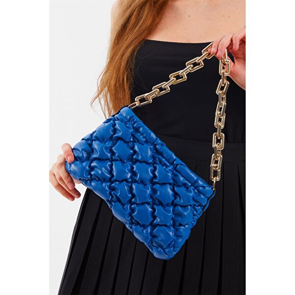 Deri Görünümlü Zincir Askılı Kadın Çapraz Çanta Deri Görünümlü Zincir Askılı Kadın Çapraz Çanta