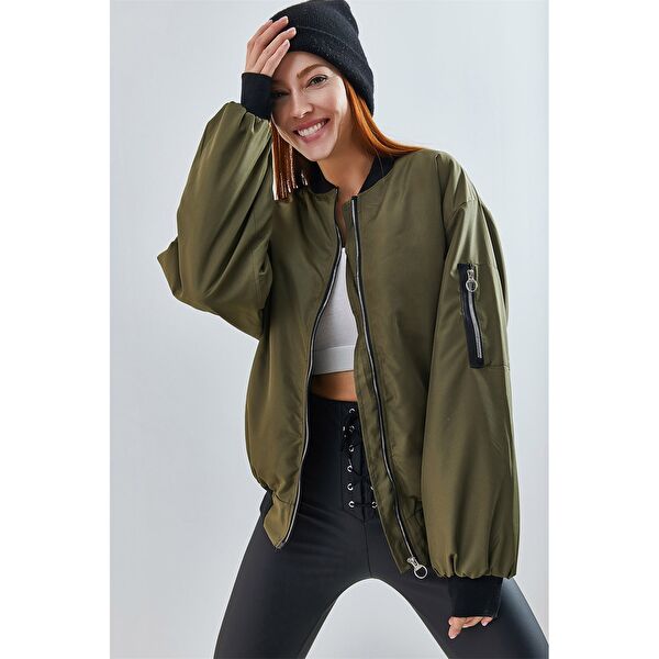 Kolej Yaka Düz Uzun Kollu Kadın Mont